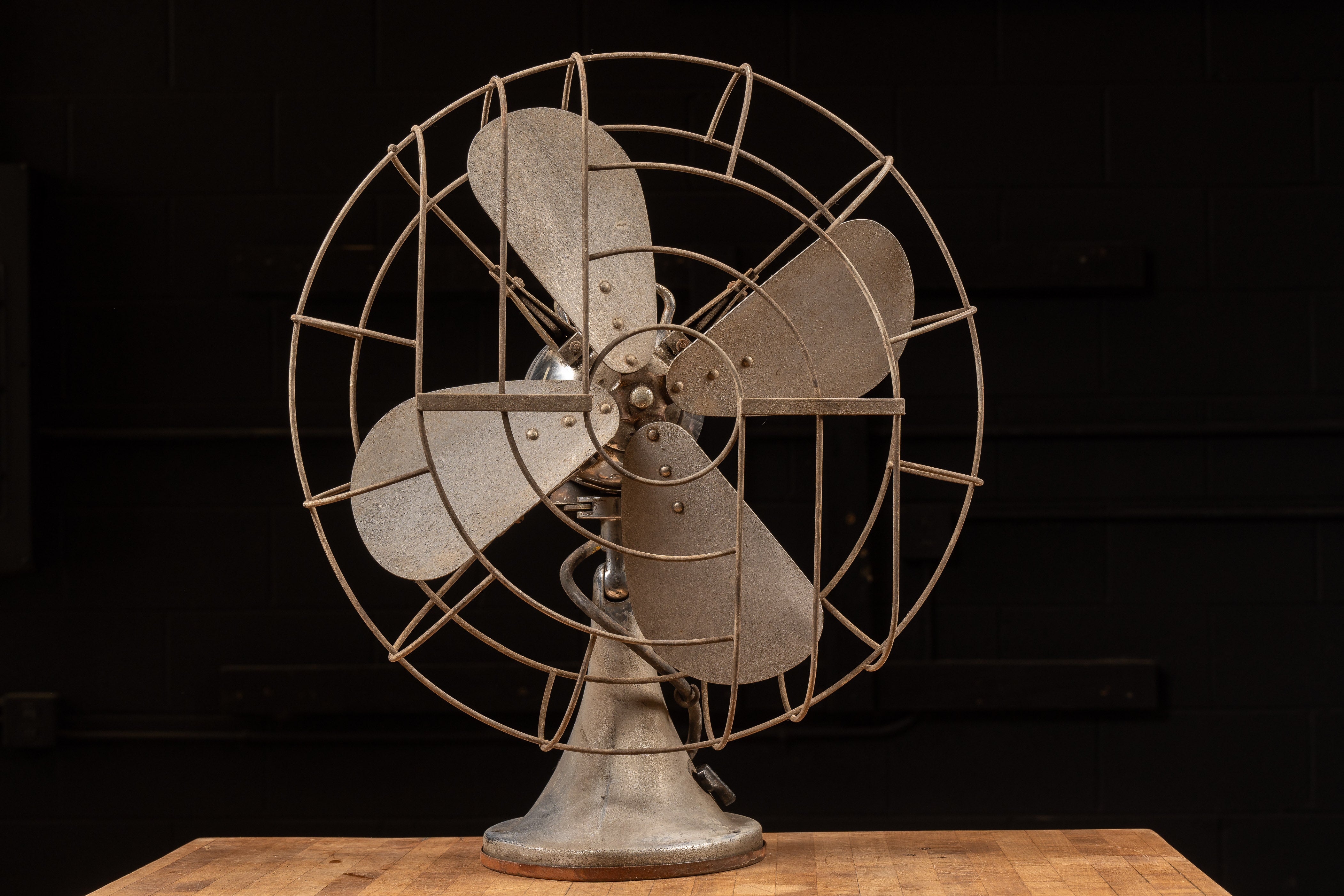 Vintage Hunter C-16 Steel Desk Fan – Industrial Artifacts