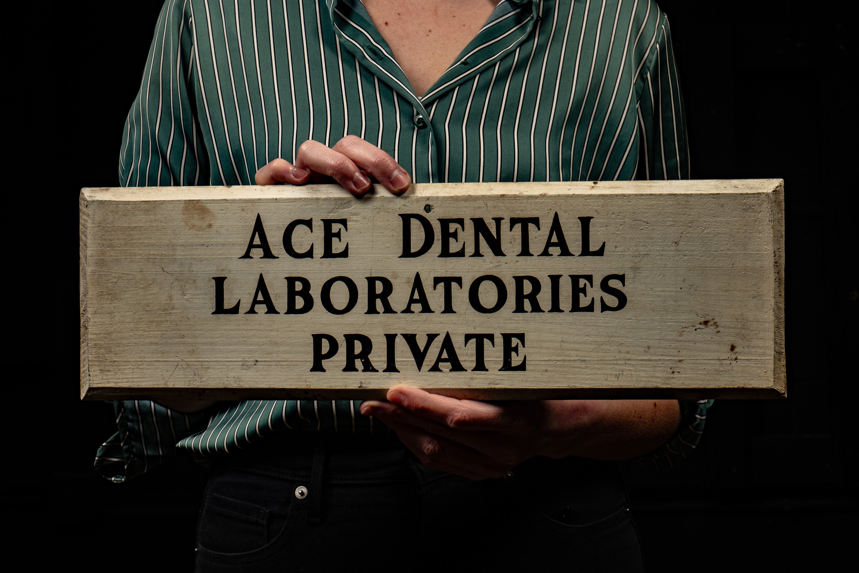 Vintage Painted Wood Dental Laboratory Sign – Industrial Artifacts